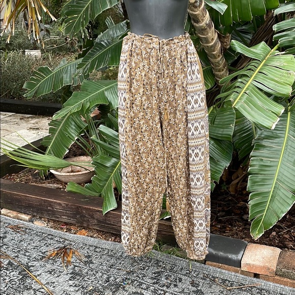 Angie | Pants & Jumpsuits | Angie Border Print Harem Pants | Poshmark